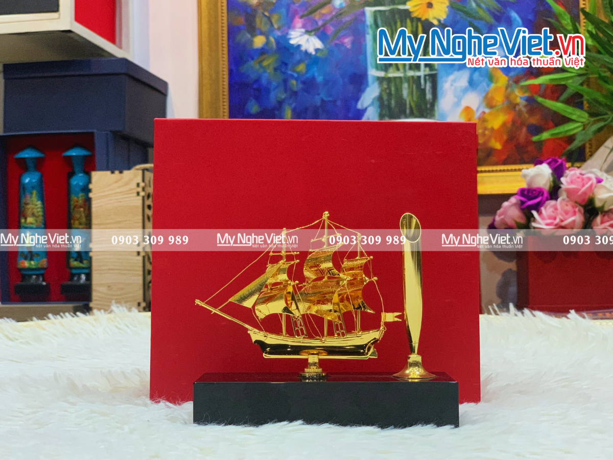 Thuyền Cắm Bút Mạ Vàng MNV-DD134511